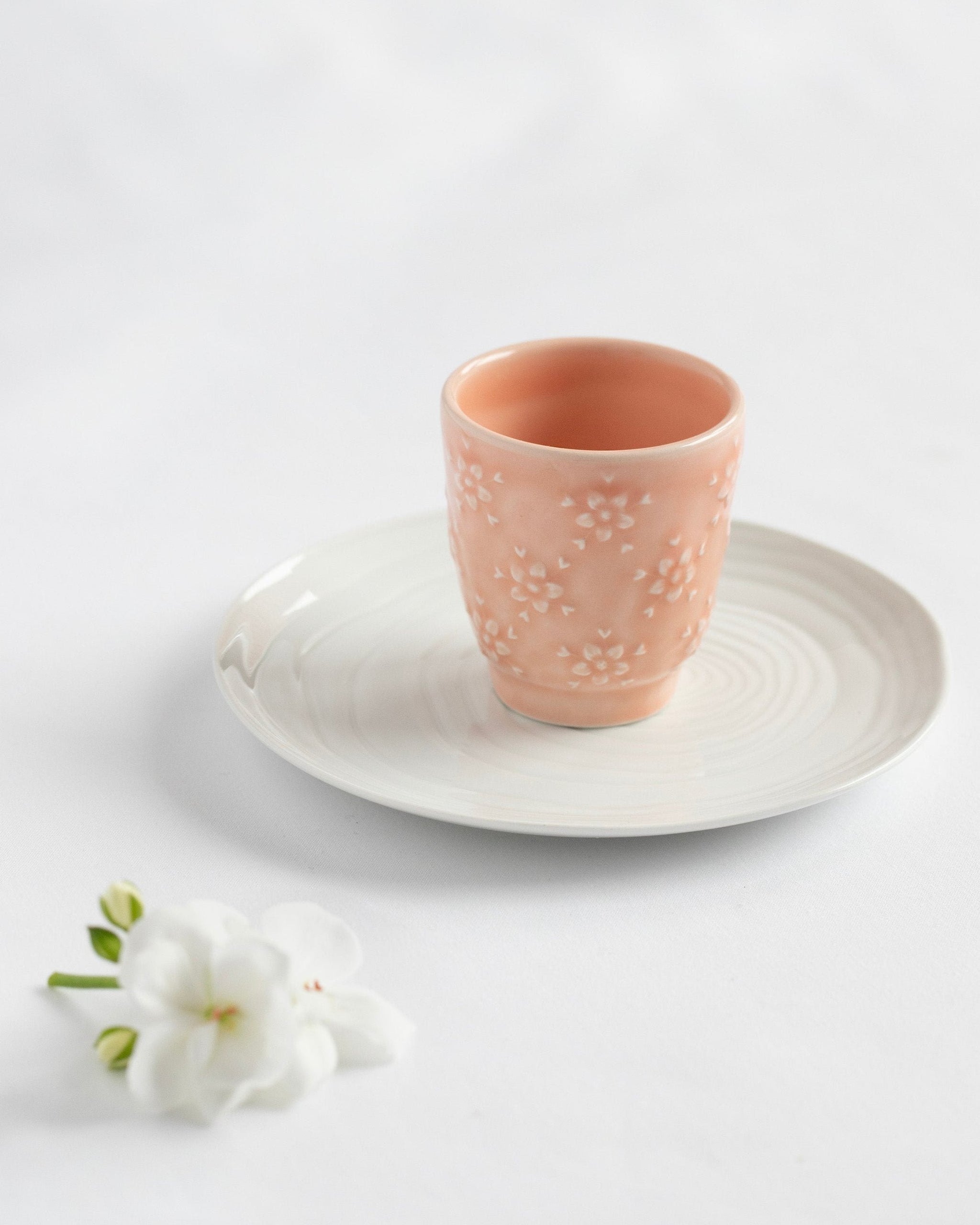 Bordallo Flora Espresso Cup 65030195 | Colour and handcrafted design